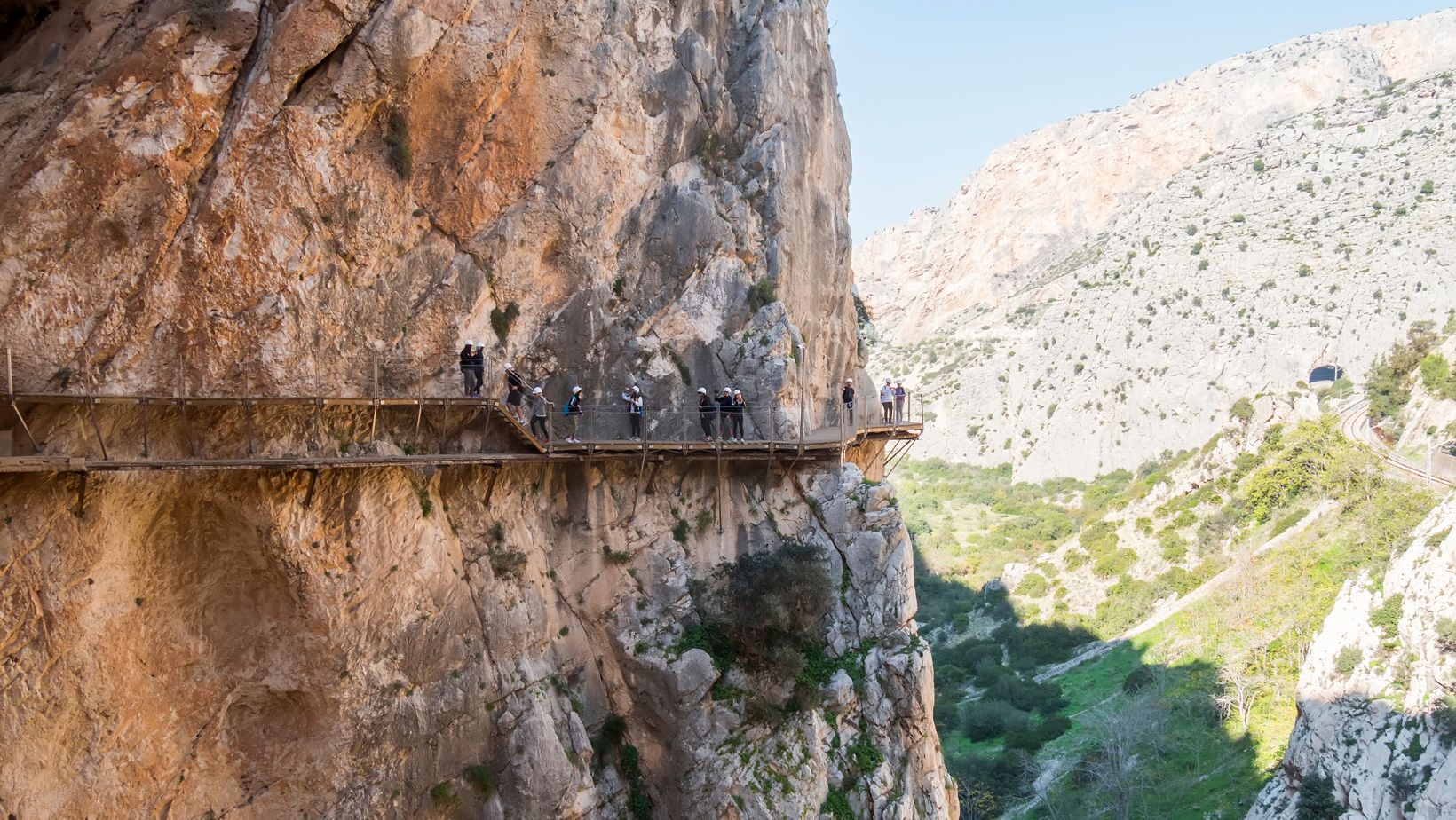 Caminito del Rey with guide in French from El Chorro - Visitanddo