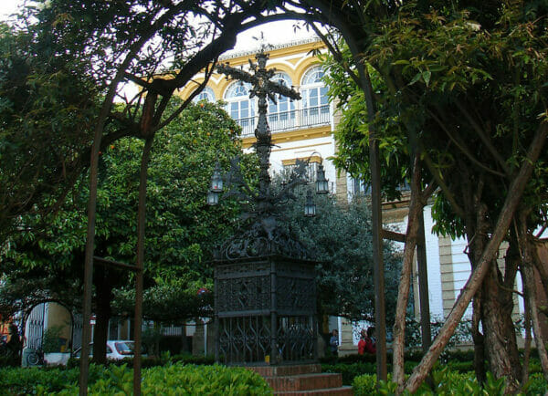 10 must-see places in Seville's Barrio de Santa Cruz - Visitanddo