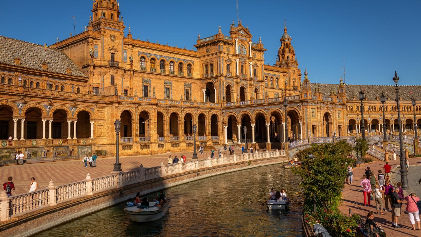 Plaza de España: What to see in Seville - Visitanddo