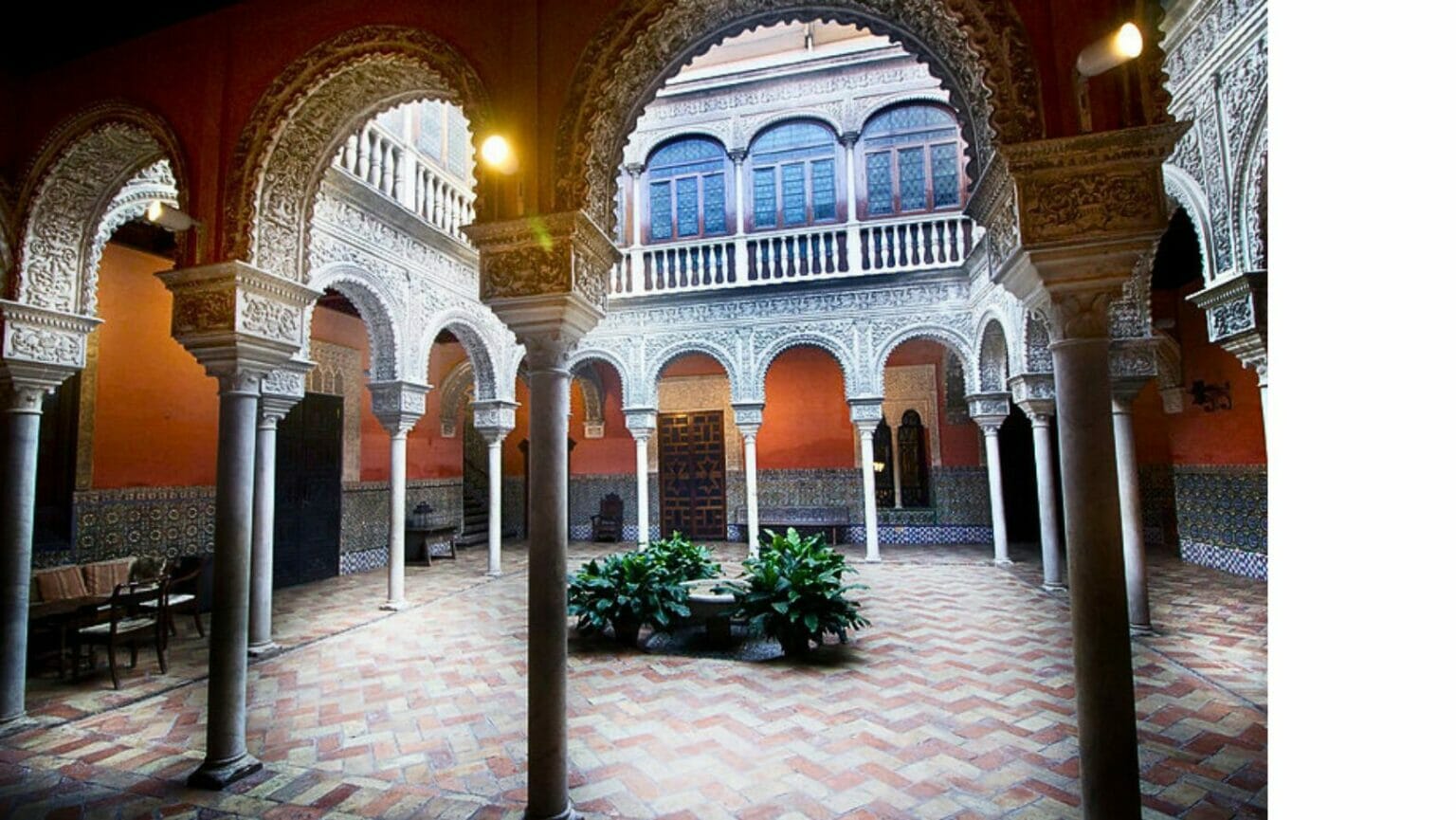The 10 best Andalusian patios in Seville - Visitanddo