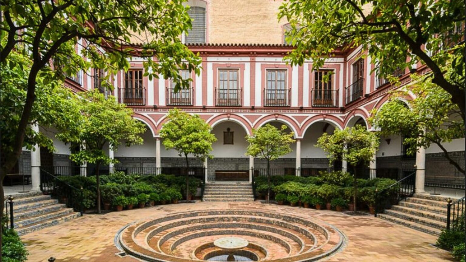 10 lieux incontournables du Barrio de Santa Cruz à Séville - Visitanddo