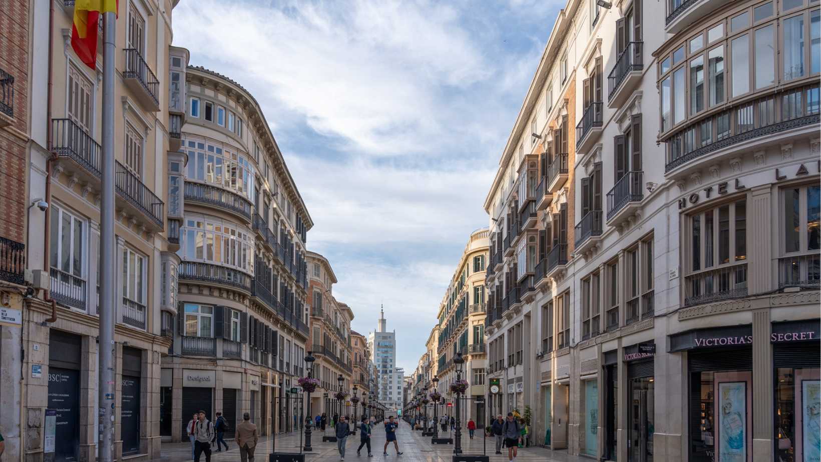 Constitution Square in Malaga: the heart of the city - Visitanddo