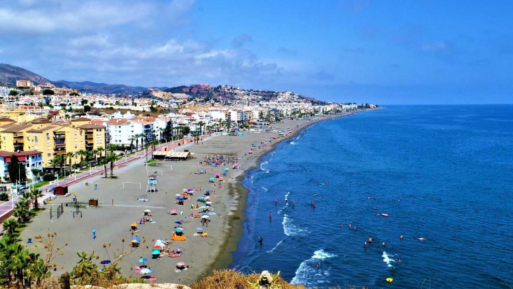 Rincón de la Victoria: Un Oasis en la Costa del Sol - Visitanddo